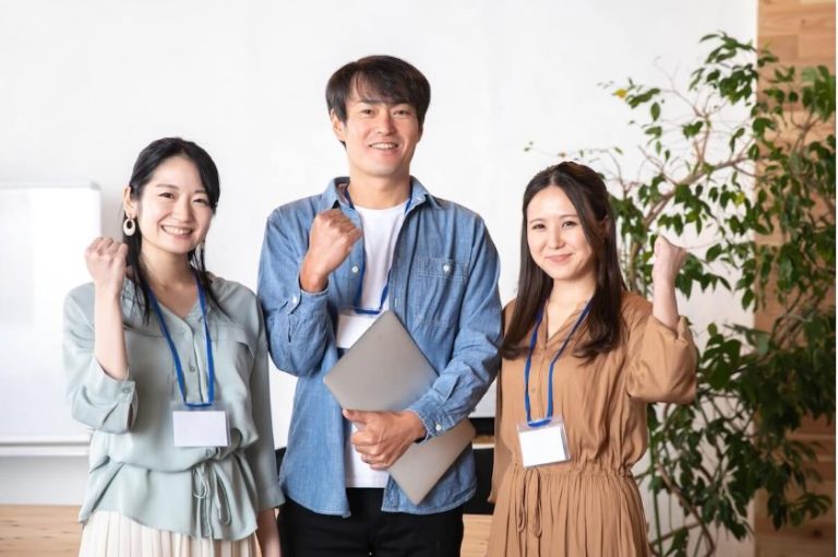 カスタマーサポート（CS）とは？業務内容や役割・成功のポイント | メール共有・問い合わせ管理システムyaritori（ヤリトリ）